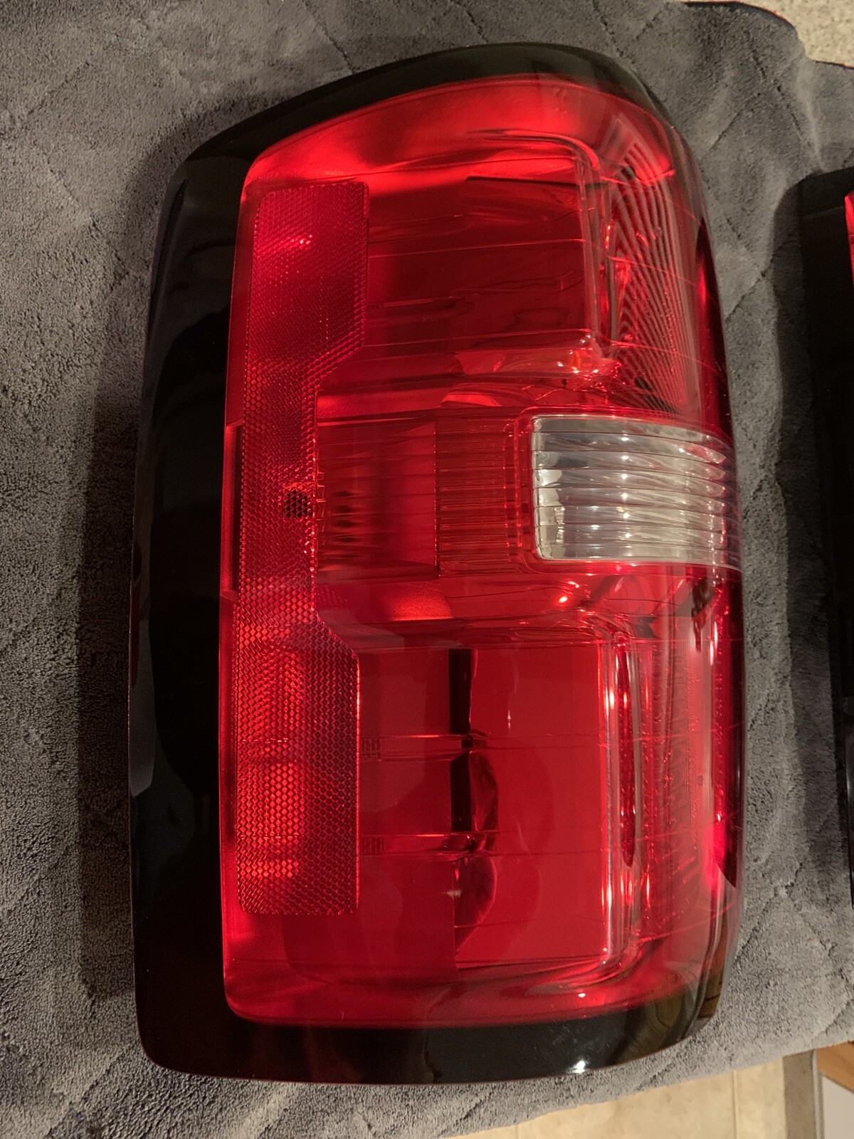 Genuine OEM GM Tail Lights Left 84288724 Right 84288725 3500hd | eBay