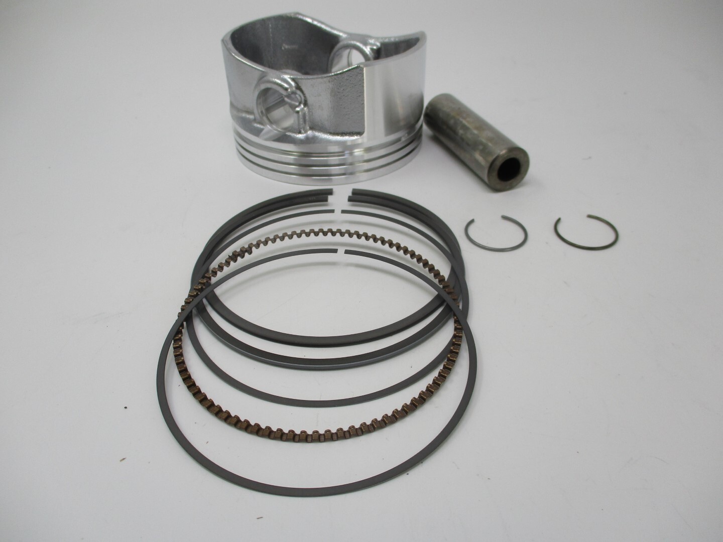 For Briggs & Stratton DM950D Piston & Rings Pin 825795 Daihatsu Toro ...