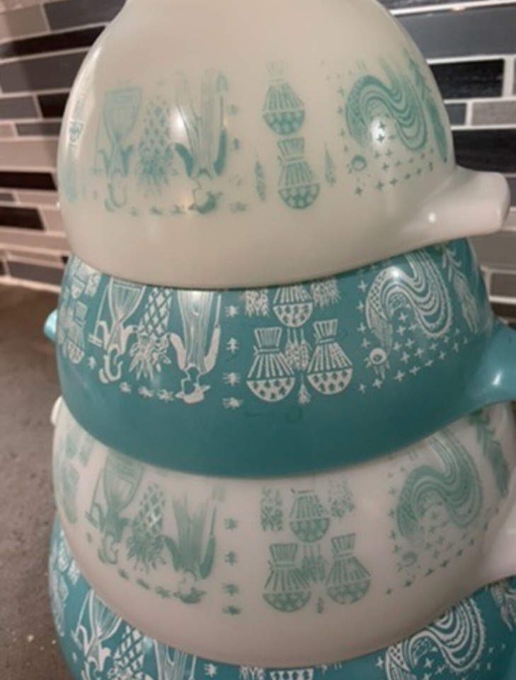 PYREX 4pc White & Turquoise BUTTERPRINT Cinderella Mixing/Nesting Bowl ...