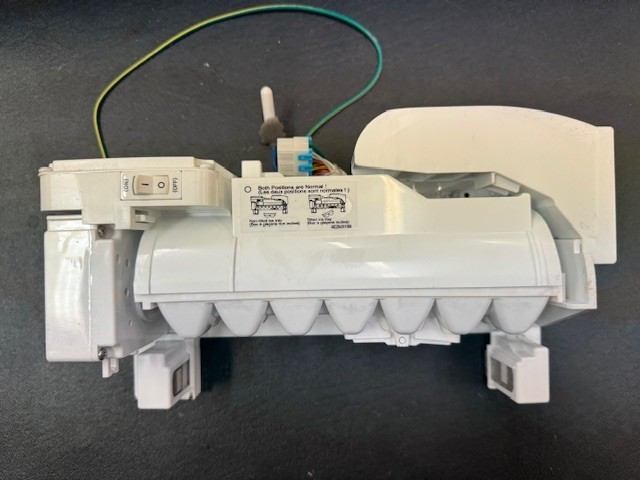LG Kenmore Refrigerator Ice Maker Assy AEQ73110201, AEQ73110210 ...