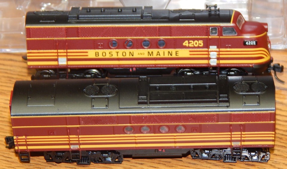 INTERMOUNTAIN 69011-02 BOSTON & MAINE FT A/B LOCO USED VERY LITTLE W ...