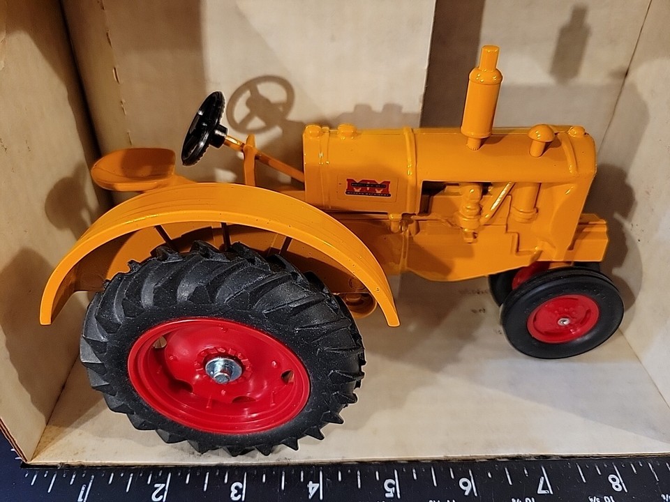 Ertl Minneapolis Moline Z? or R? 1/16 Diecast Tractor Replica By Scale ...