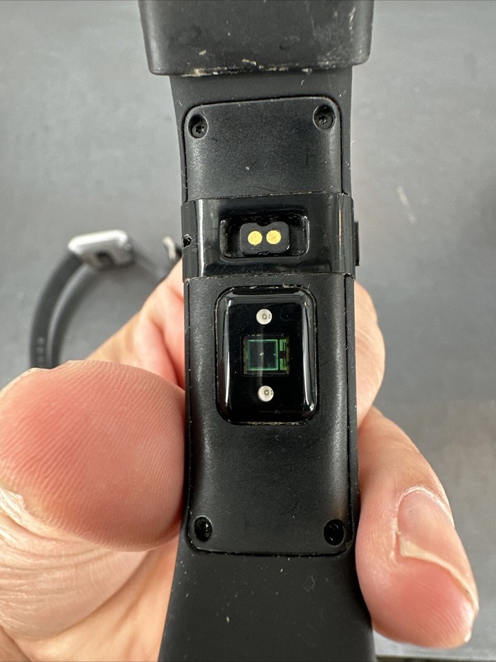 Fitbit Versa Lite Edition Smart Watch Activity Fitness FB415 & Other ...