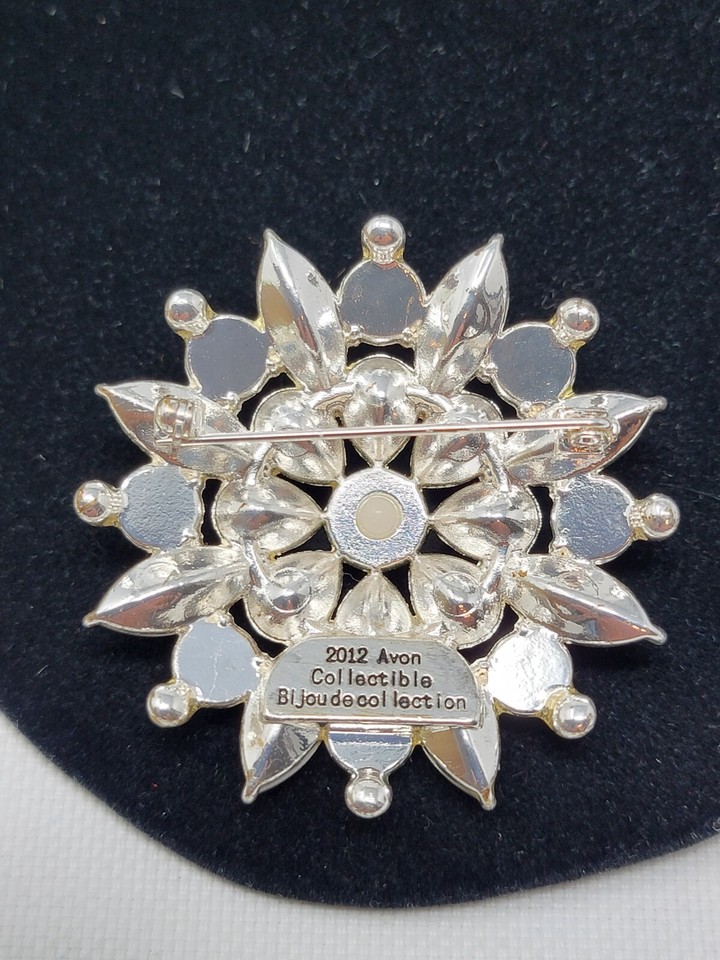 AVON Brooch Pin Annual 2012 Bijoude Collection Snowflake Star Burst ...