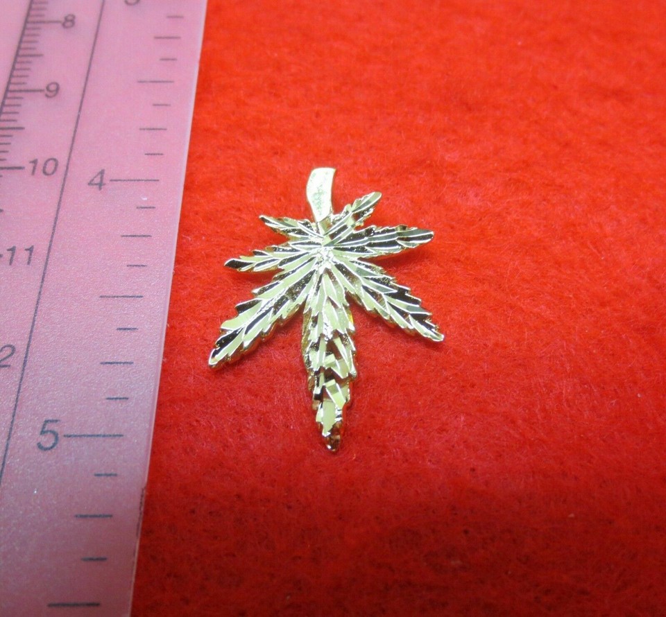 14 KT GOLD PLATED DIAMOND CUT MARIJUANA POT LEAF HEMP CHARM PENDANT-116 ...