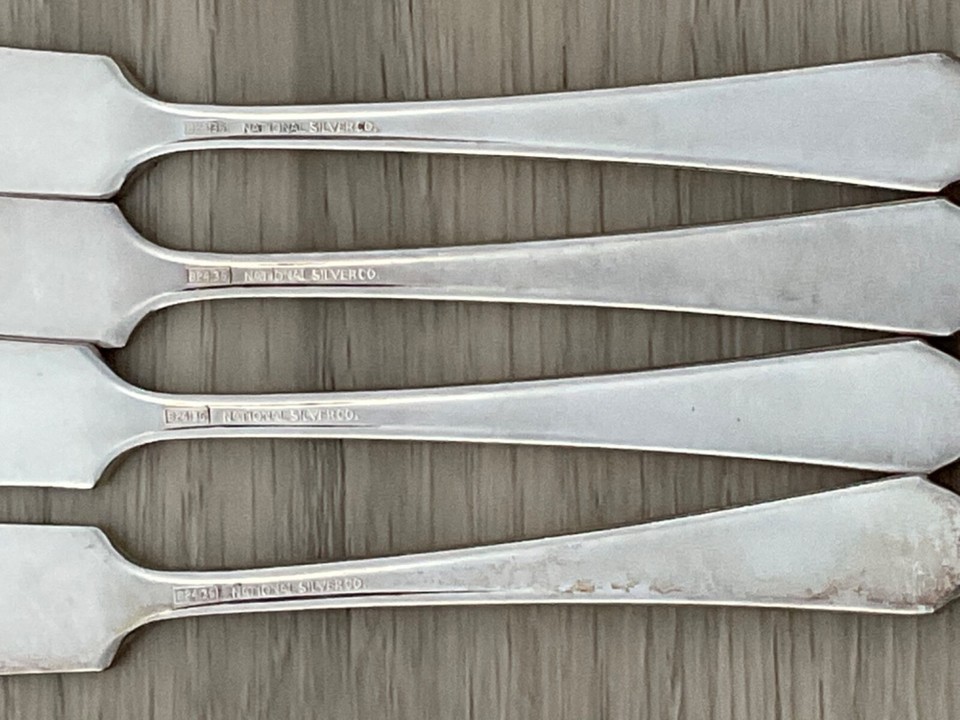 NATIONAL SILVER CO. TRIPLE PLATE PLUS SILVER, B24136 BUTTER KNIFE Set ...