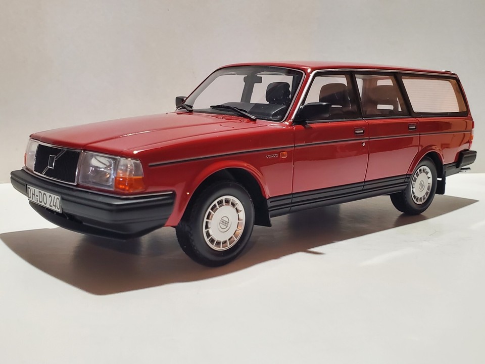 BOS Models 1989 Volvo 240 GL Station Wagon 1:18 Scale Resin Car LE ...