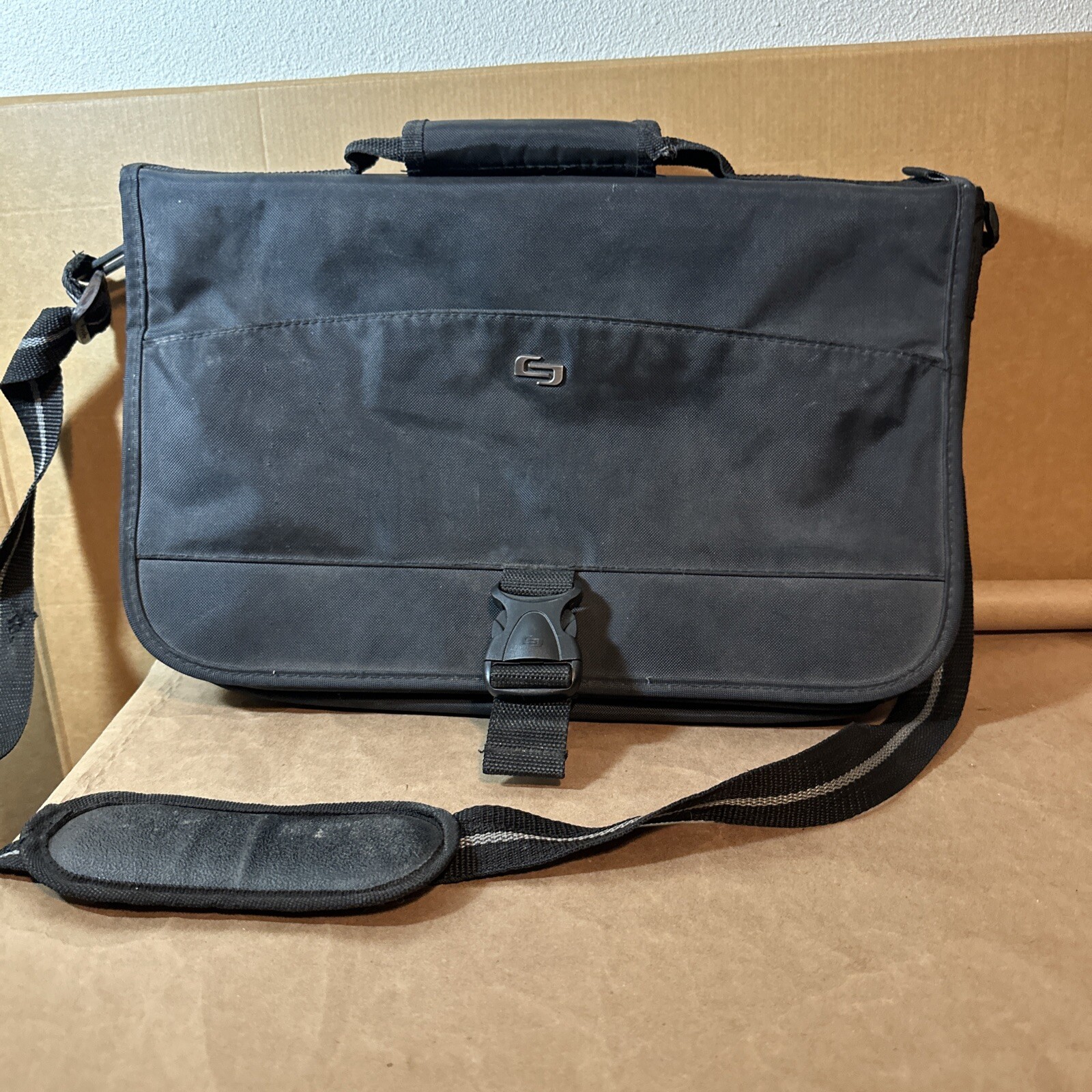 Solo Urban Black Top-Load Laptop Bag/Briefcase w/ Sho… - Gem