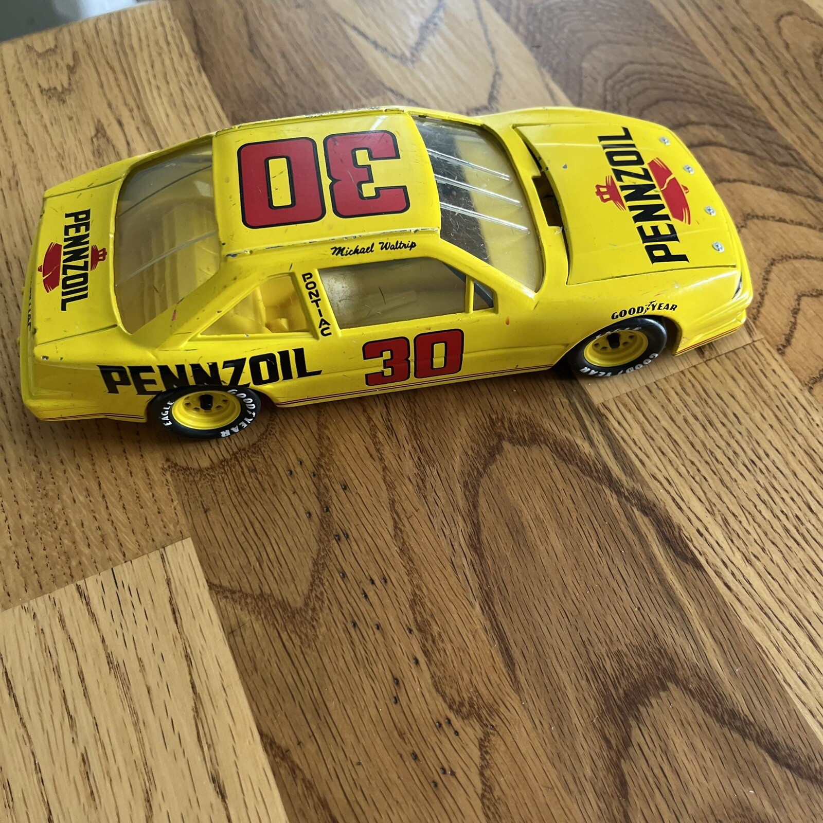 1991 Revell #30 Michael Waltrip Penzoil Pontiac 1:24 Die Cast Stock Car ...