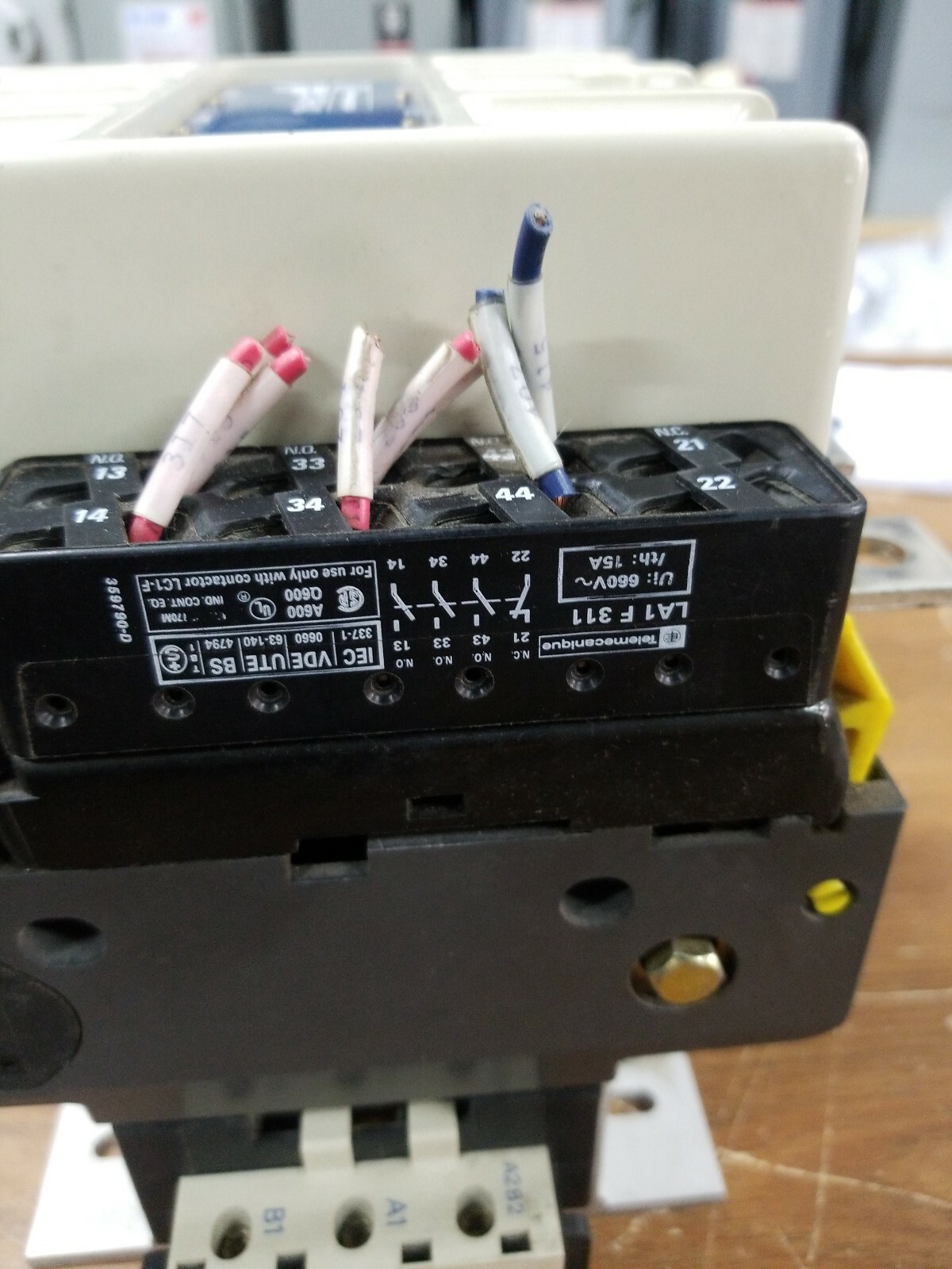 Telemecanique Square D LC1FH43 200 Amp Motor Contactor 600V LX9FH1272 ...