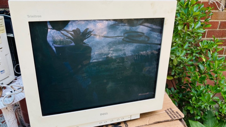 Dell Trinitron UltraScan P991 18" Computer CRT Retro Gaming Computer ...