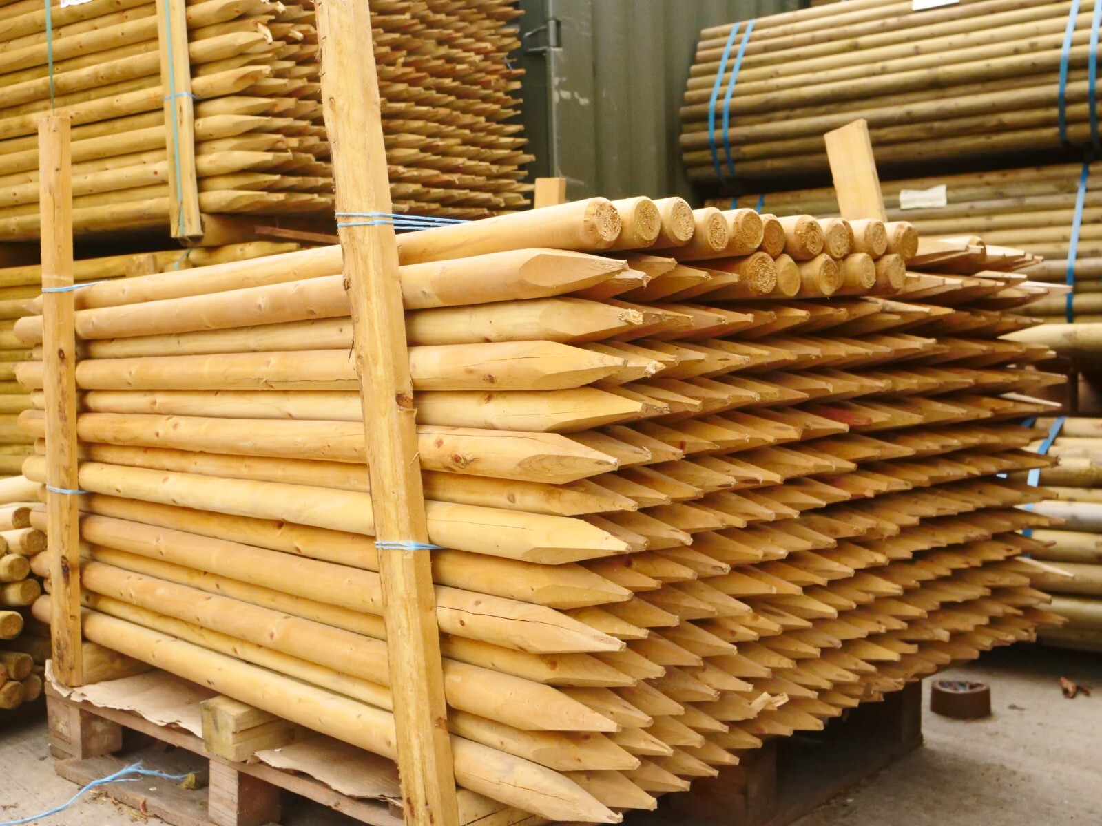 10 Pack of 1.8m x 50mm Machine-Round Pointed Tree Stakes Wooden Fence ...