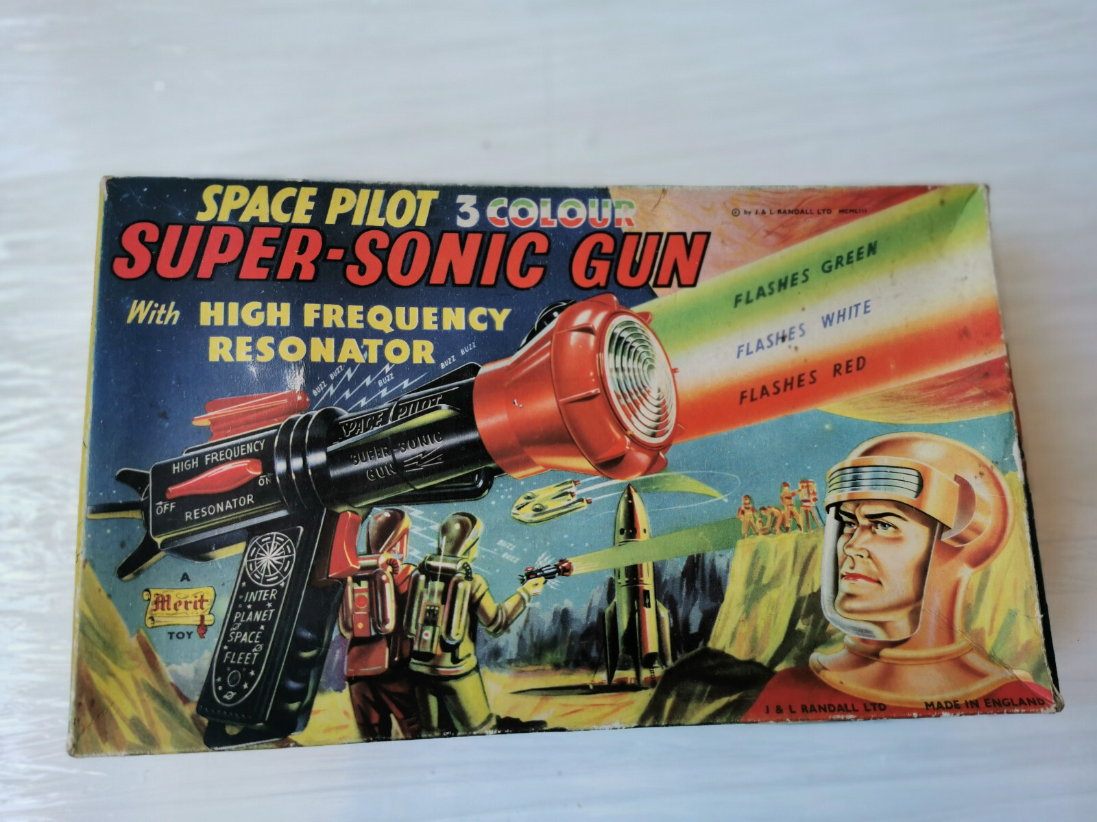 Space ray gun Disintegrator Super Sonic Gun Dan Dare UFO Vintage années ...
