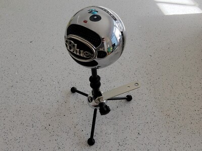 Blue Microphone Snowball USB Mic w/ Stand Chrome Silver For Podcasts ...