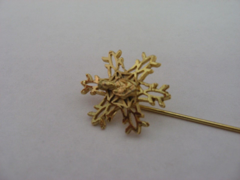 Vintage Religious Stick Pin Virgin Mary Snowflake Gold Tone Lapel Hat ...