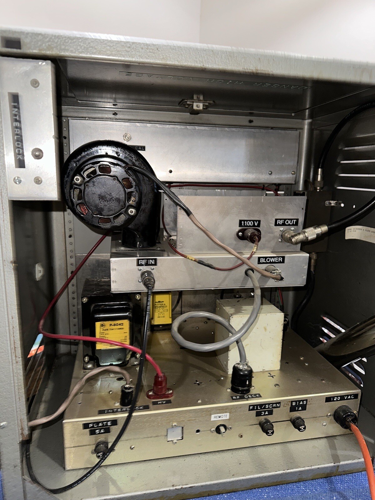 Vintage FM Radio Tube Power Transmitter Pulled From Pirate Radio ...