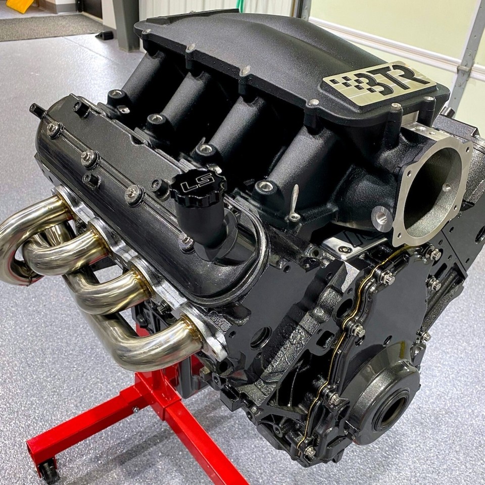 BTR 102mm Equalizer Cathedral Port Black Intake Manifold LS1/LS2/LS6 ...