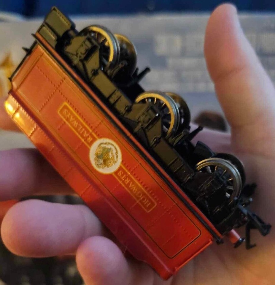 Harry Potter And The Chamber Of Secrets Hogwarts Express Bachmann HO ...
