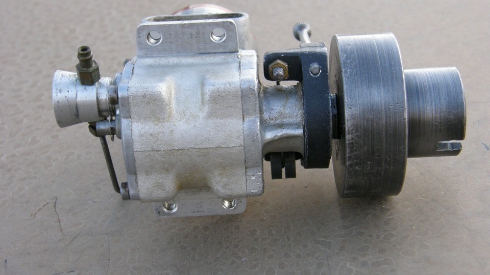 McCoy .60 Red Head Spark Ignition Gas/Nitro Engine McCoy Invader Tether ...