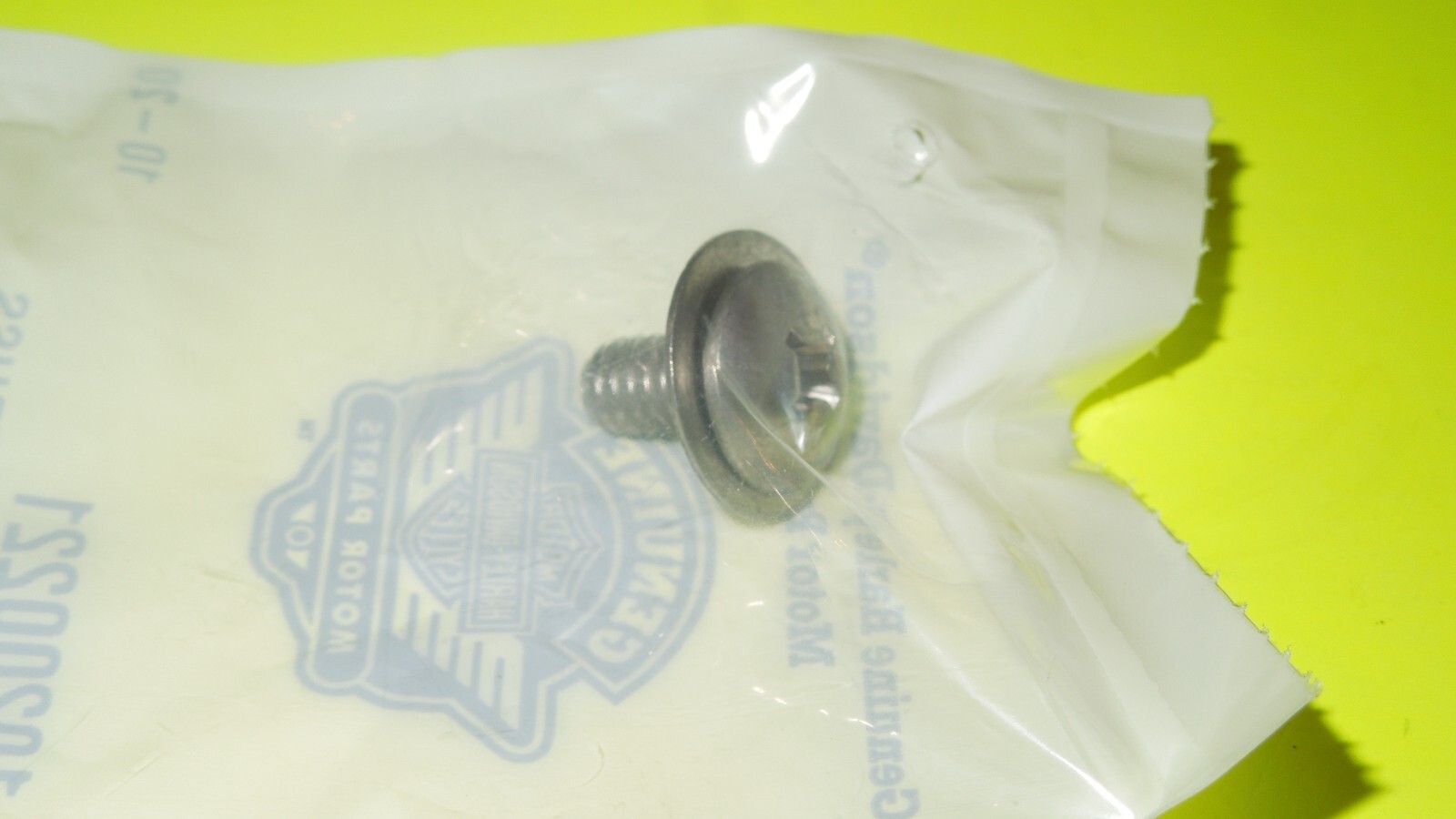 1 NOS OEM Harley Davidson 1/4-20 X 1/2 TORX TRUSS HD Stainles Screw P/N ...