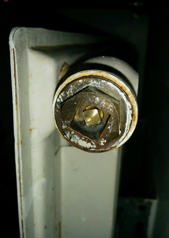 RADIATOR BLEED AIR VENT VALVES SCREWS - ALL TYPES STEEL PANEL / CAST ...