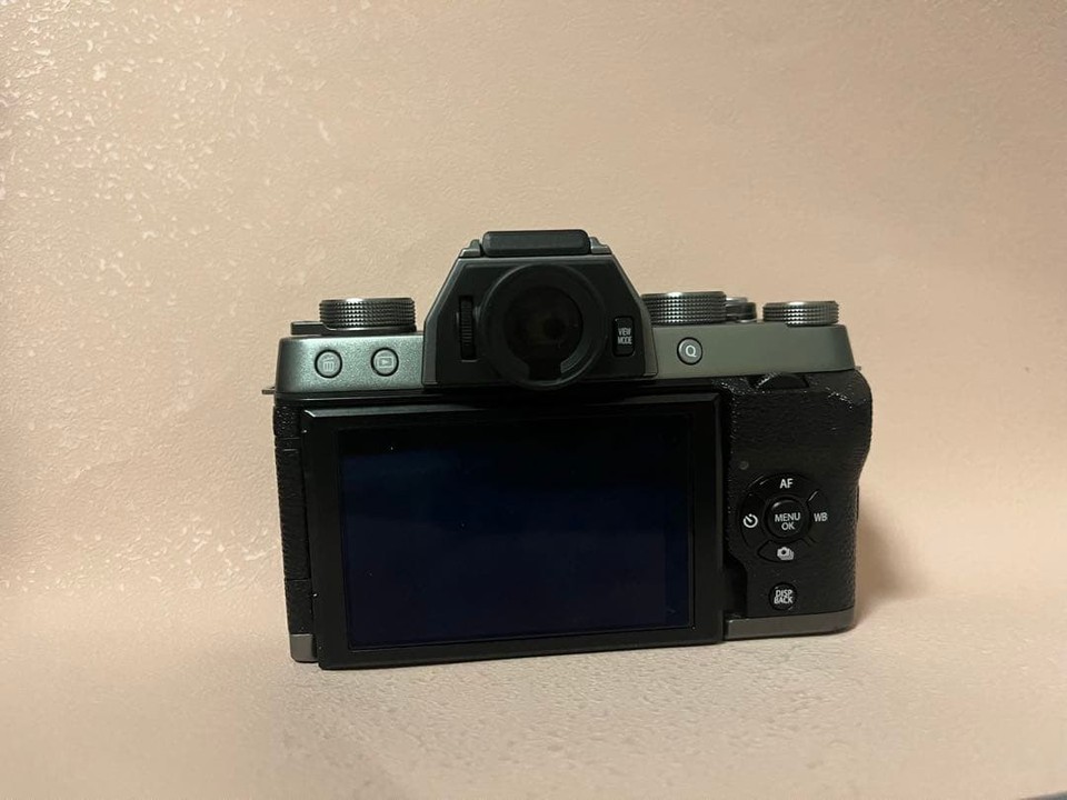 Fujifilm FUJIFILM xt100 dark silver body | eBay