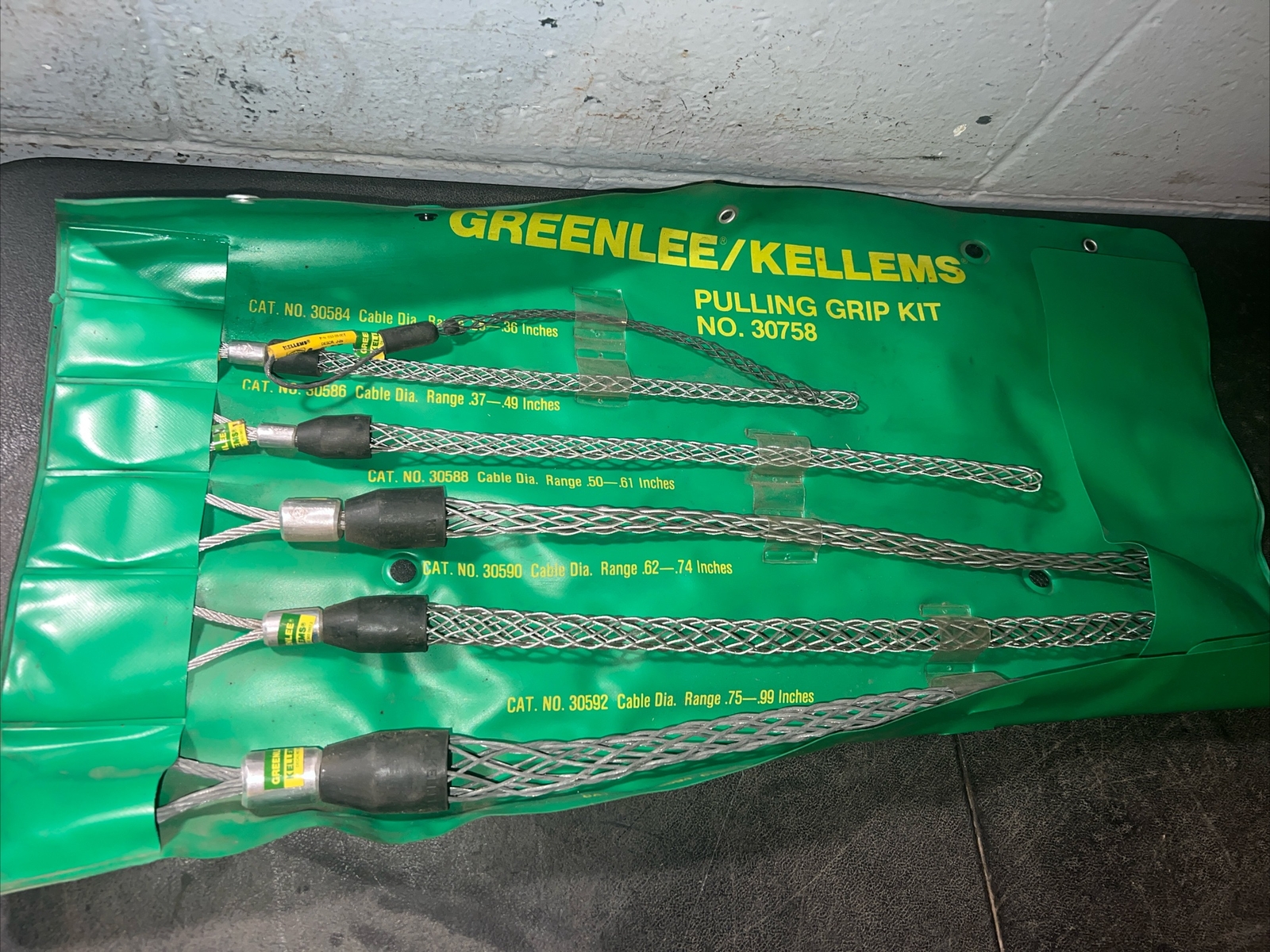 Greenlee 30758 Building Wire Junior Grip Set .25" - 1.24" | eBay