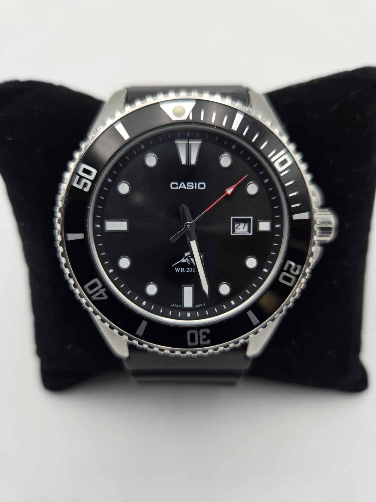 Casio MDV106 Unisex Dive Watch 38mm Black Dial Rubber Band Sports Style ...