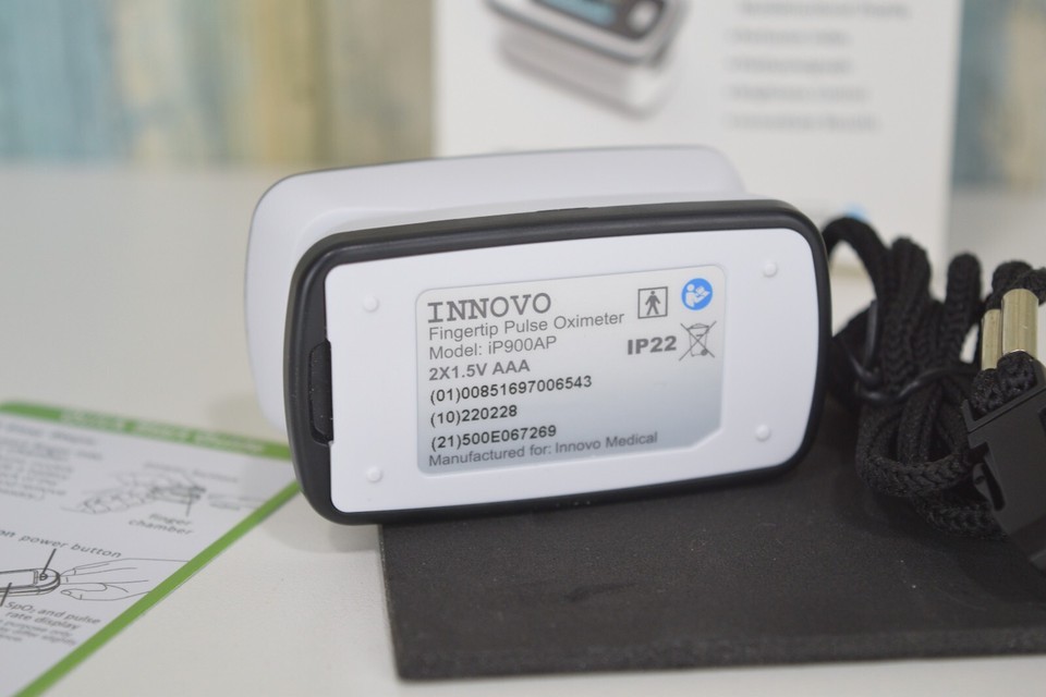 Innovo Deluxe iP900AP Fingertip Pulse Oximeter Blood Oxygen Saturation ...