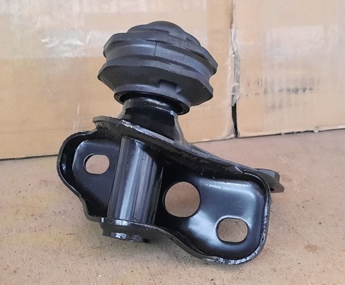 MAZDA 626 GC AUTO AUTOMATIC GEAR BOX GEARBOX STOPPER RUBBER MOUNT ...