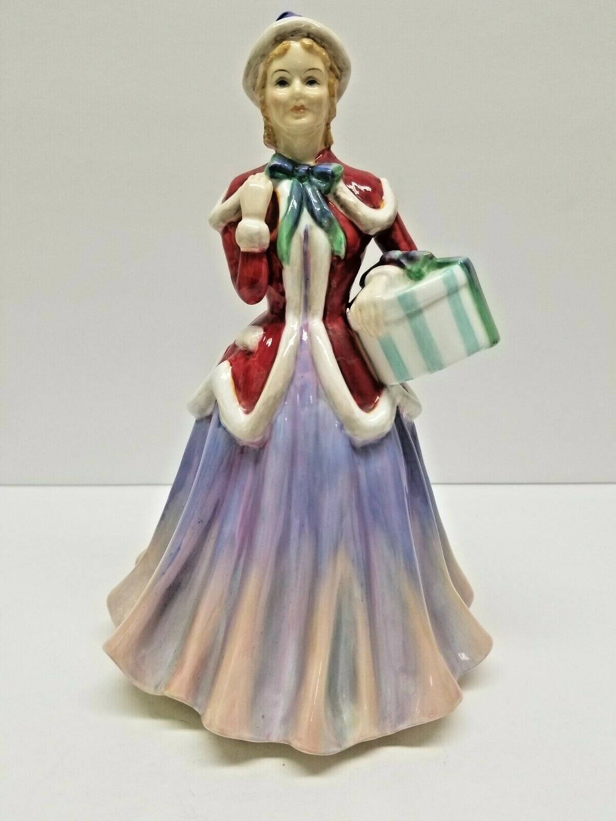 RARE PARAGON FIGURINE BEATRICE HM QUEEN ELIZABETH FINE BONE CHINA | eBay
