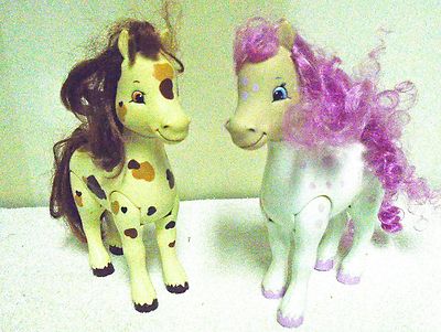 2 PONIES/HORSES WITH MOVEABLE LEGS - 6" TALL - GOOD CONDITION. (D) | eBay