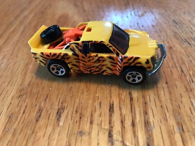 Hot Wheels Off Track Cheetah Print Car 2004 Yellow Orange Diecast Toy