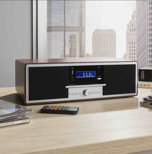 The CD Playing Multiformat Tabletop Radio | eBay