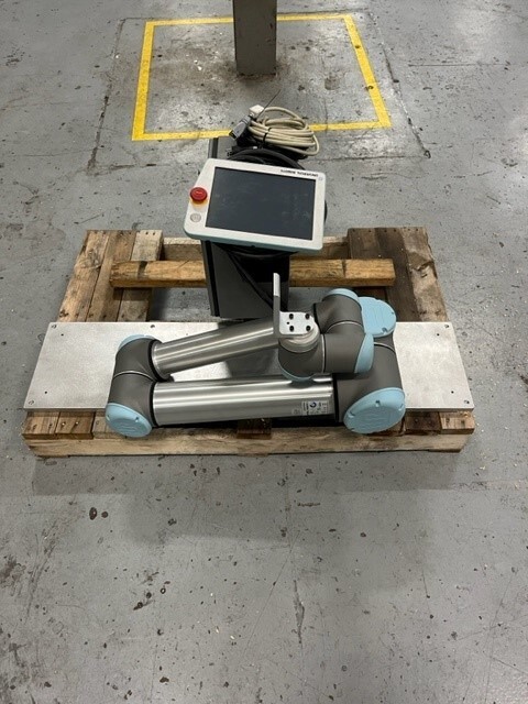 Universal Robot UR10 (CB31UR10) 2018 | eBay
