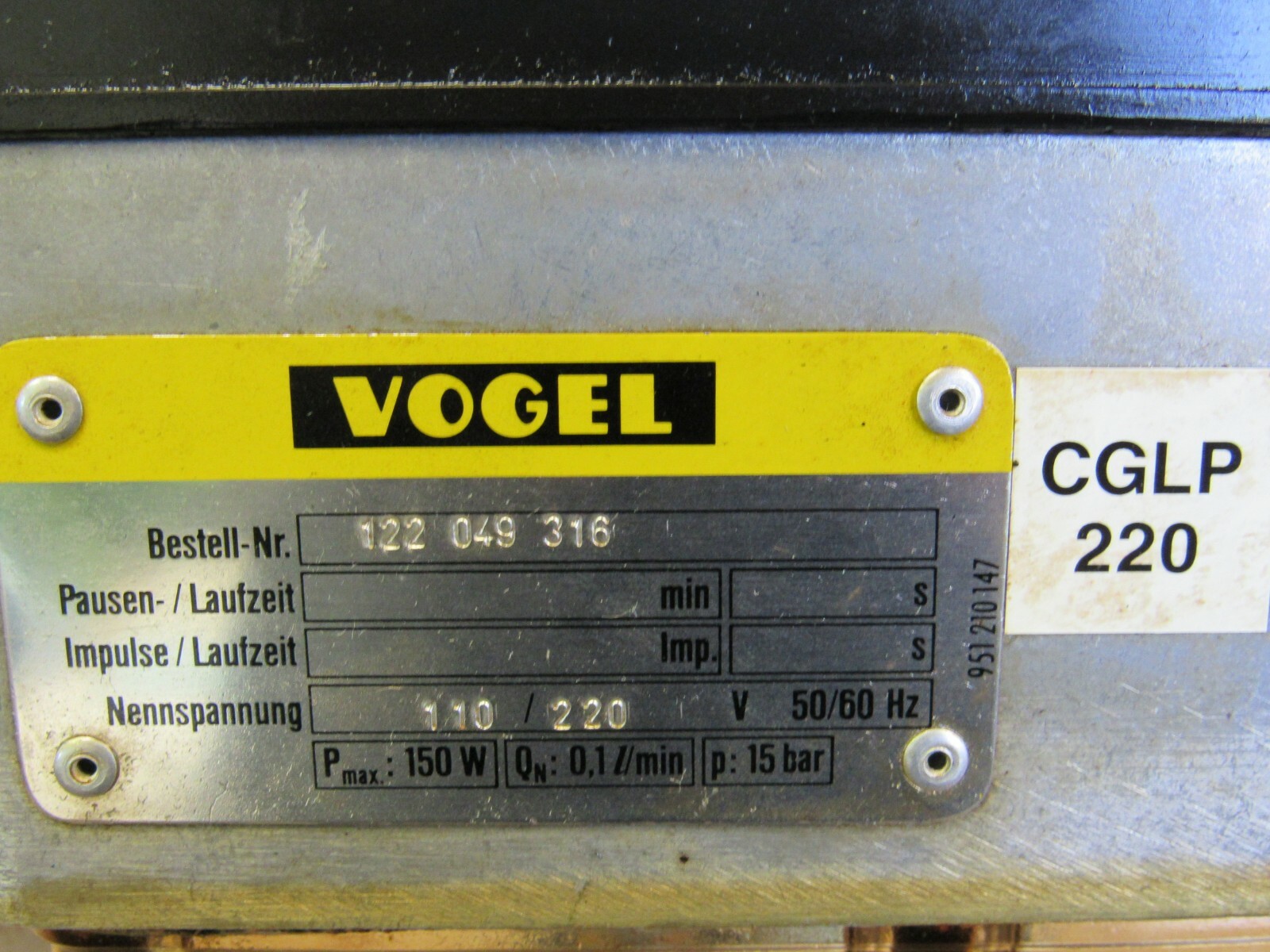VOGEL LUBRICATION UNIT TYPE 122 049 316, LUBE TANK 110/220V, FROM MAHO ...