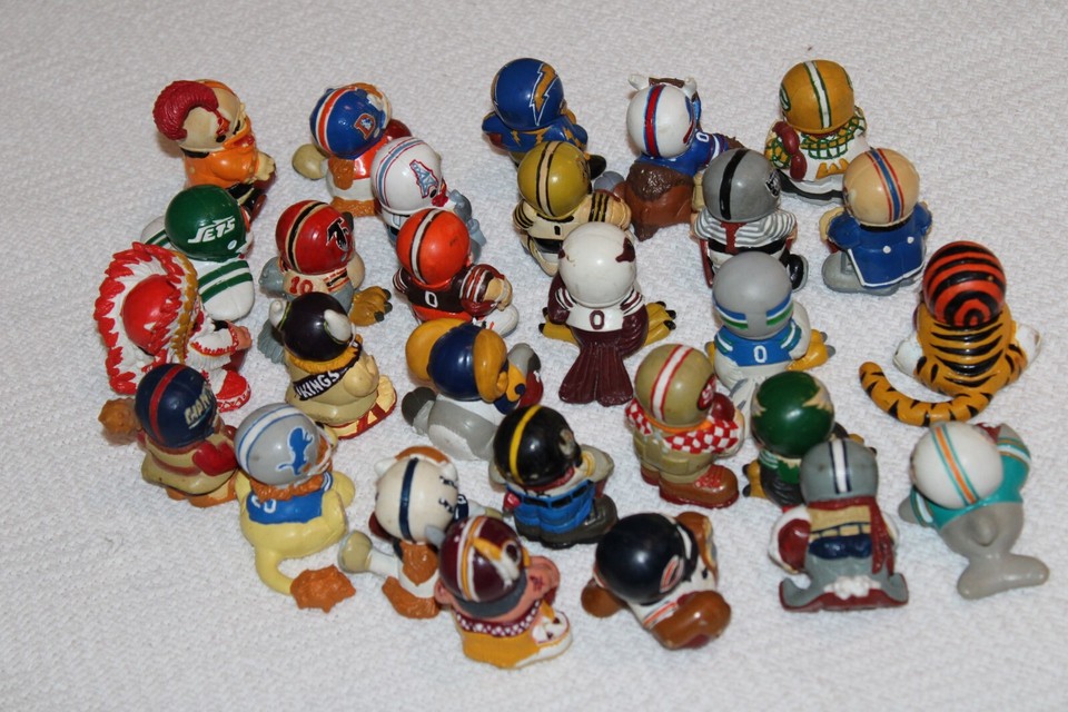 Very Rare Vintage 1983 NFL Huddles PVC Figures FULL SET of 28 Bills ...