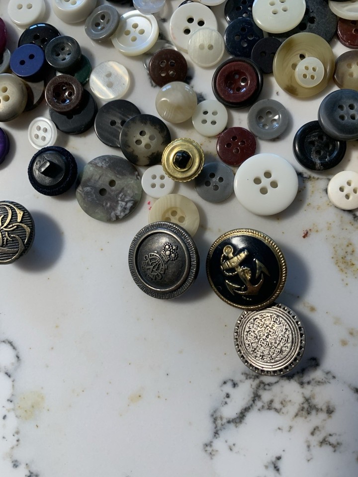Huge Vintage Easte Buttons Lot!! Hundreds Of Buttons, Color Materials ...