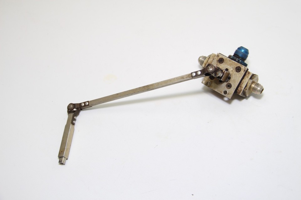 Cessna 172 Fuel Selector Valve Assembly & Shaft, P/N: 0513120-200 / ...
