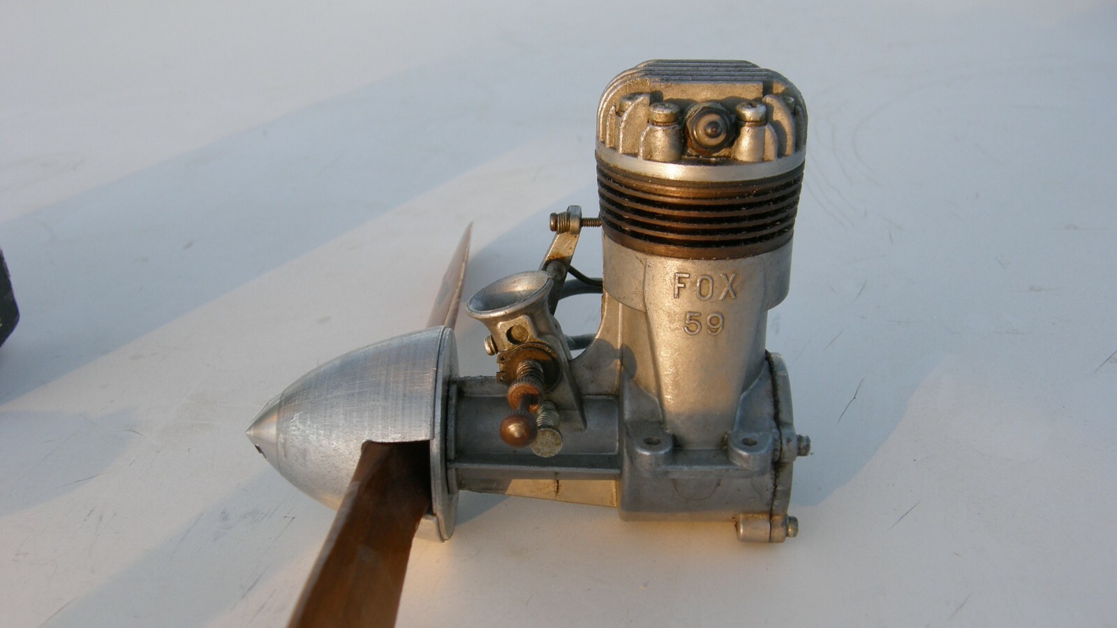 Vintage Fox 59 R/C Model Airplane Engine w/ Twin Needle Valves Ringed ...