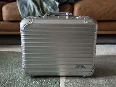 Rimowa Aluminum Suitcase 31L 928.45 Maximum Underseat Dimensions ...