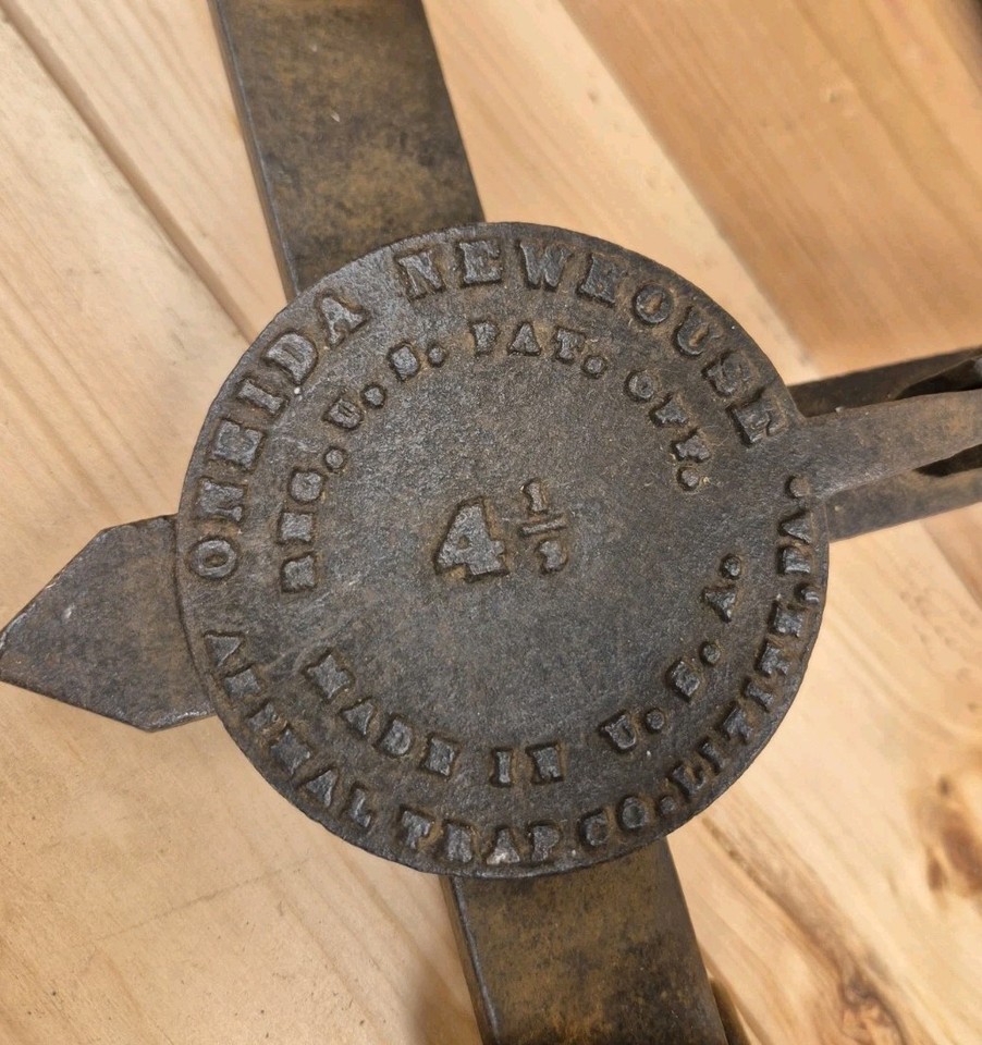 Vintage Oneida Newhouse Wolf Trap 4 1/2" W/ Chain | eBay