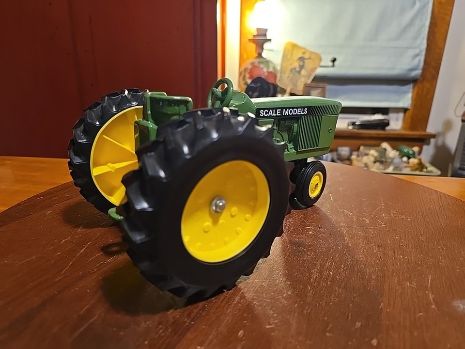 Vintage 1/16 Scale Ertl - Early Scale Models - Green Row Crop Tractor ...