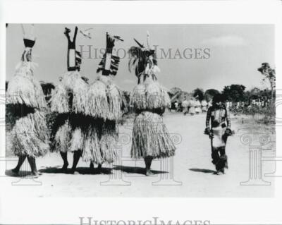 1994 Press Photo "Tigrero:A Film That Was Never Made" beach scene ...