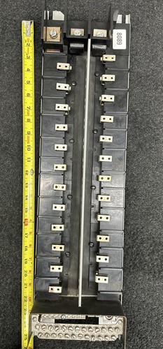 Pushmatic Gould ITE Bulldog Circuit Breaker Panel 100A 24 Space 3 Phase ...