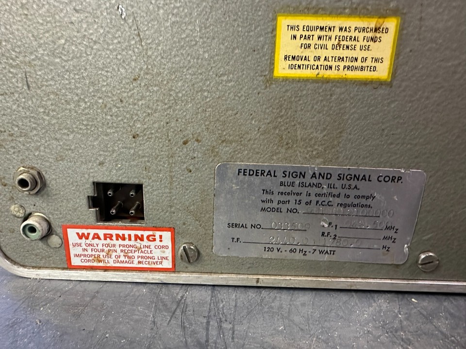 Federal Sign and Signal Corp Model Ten Ten Fire Department Radio ...