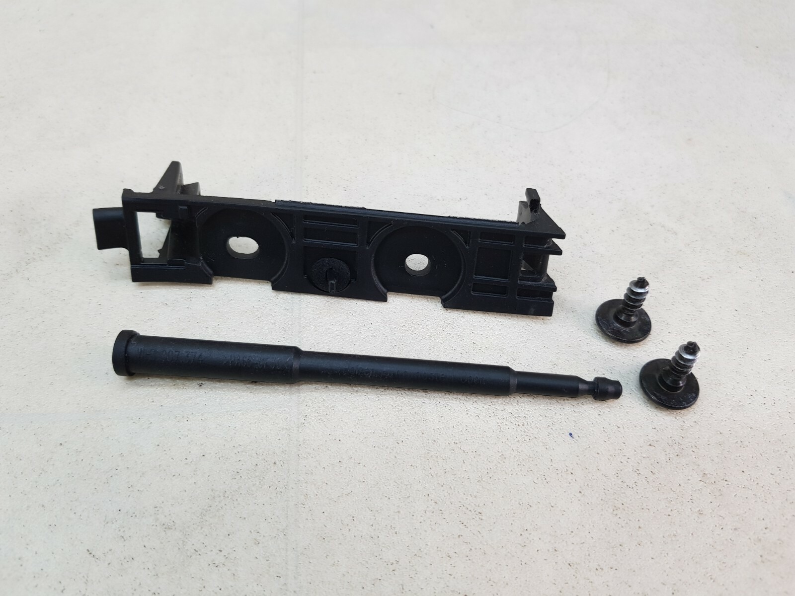 AUDI A4 8W B9 16-ON 4DR SALOON REAR PASSENGER BUMPER BRACKET PIN ...