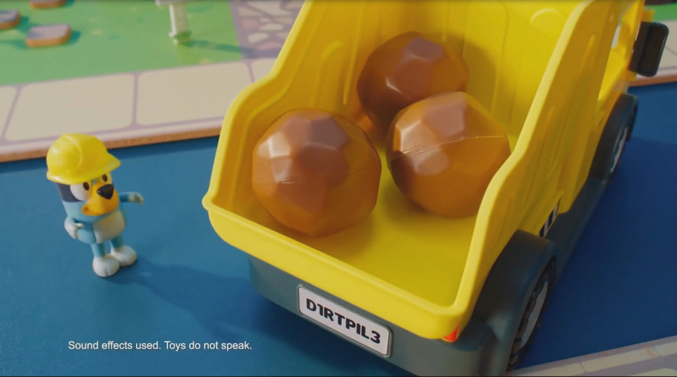 Bluey's Dump Truck with Hard-Hat Bluey & Muddy Bingo Figure Load-Unload ...