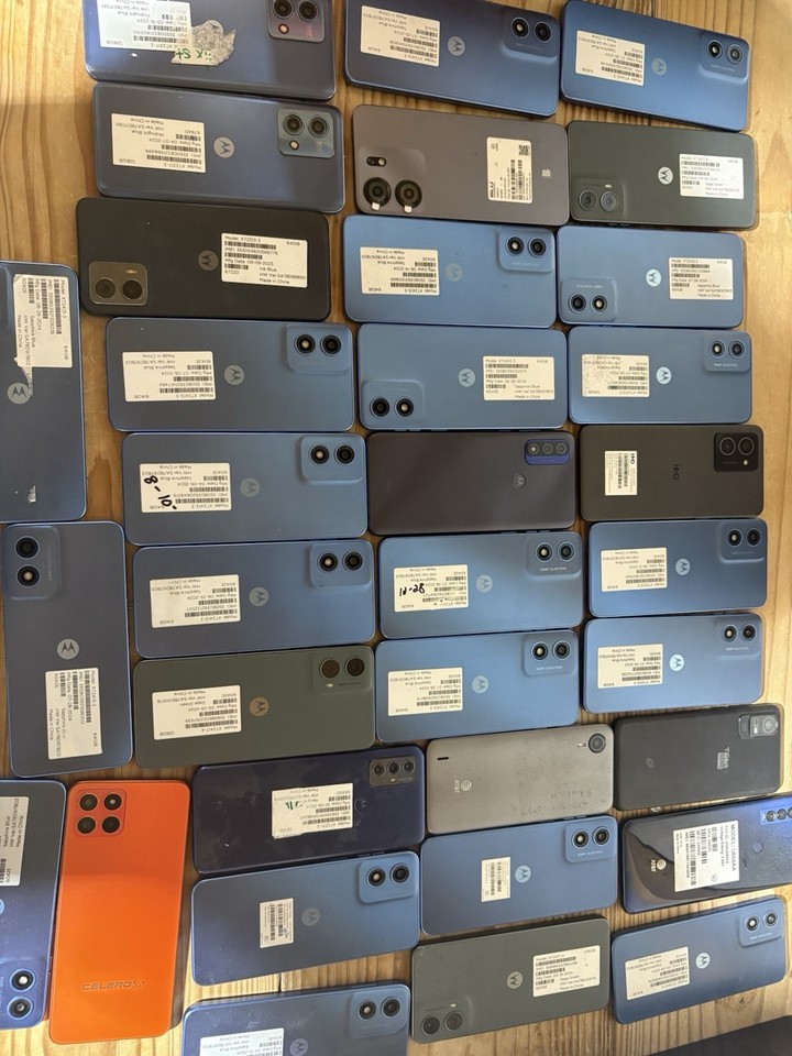 Lot of 34 Motorola ATAT phones Excellent Condition barely used. 34 ...