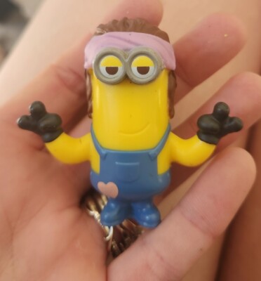 Despicable Me Minion Stuart Blaster Tim Giggling Hippie Kevin Figures ...